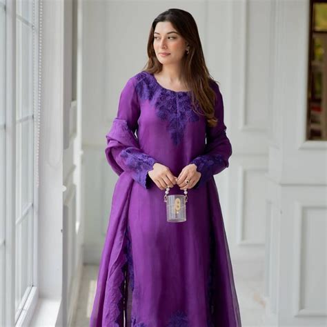 Neda Sara Ahmad Online