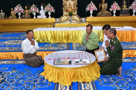 မာရဝိဇယဗုဒ္ဓရုပ်ပွားတော်မြတ်ကြီး ရတနာပလ္လင်တော်ထက် အလယ်ဗဟိုဌာနများတွင