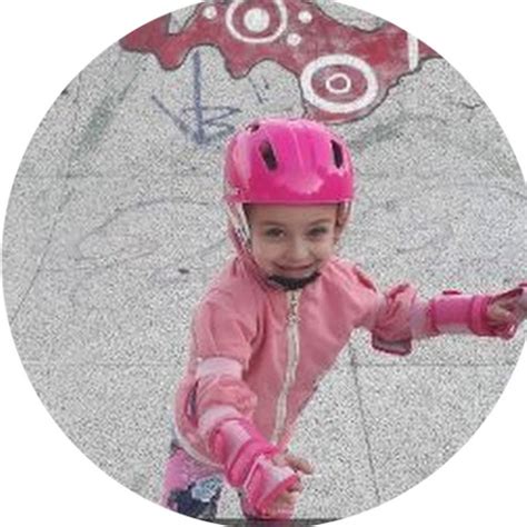 Julia Mathias Carvalho Youtube