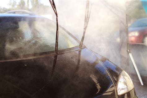 셀프 서비스 세차장에서 분무기에서 자동차를 씻는 클로즈업 0명에 대한 스톡 사진 및 기타 이미지 0명 국산 자동차 기계류 Istock