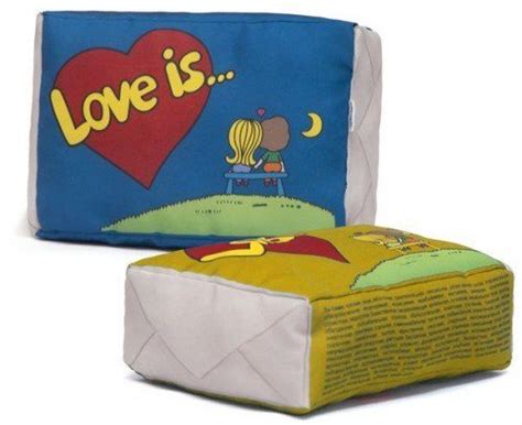Подушка в виде жевательной резинки Love is | Подушки, Дошкольник ...