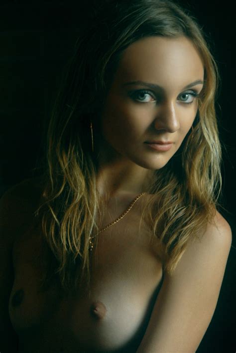 Pretty Teen Model Tori Gets Naked VII PG Porn Pic