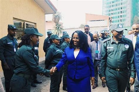 የአዲስ አበባ ከተማ አስተዳደር ለከተማው የደንብ ማስከበር አገልግሎት ሲያከናውን የቆየውን የተለያዩ ሪፎርሞች አካል የሆነውን አዲስ የደንብ ልብስ