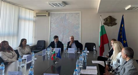 Министерски съвет Пресцентър Избори Министър Карадимов Материално техническо