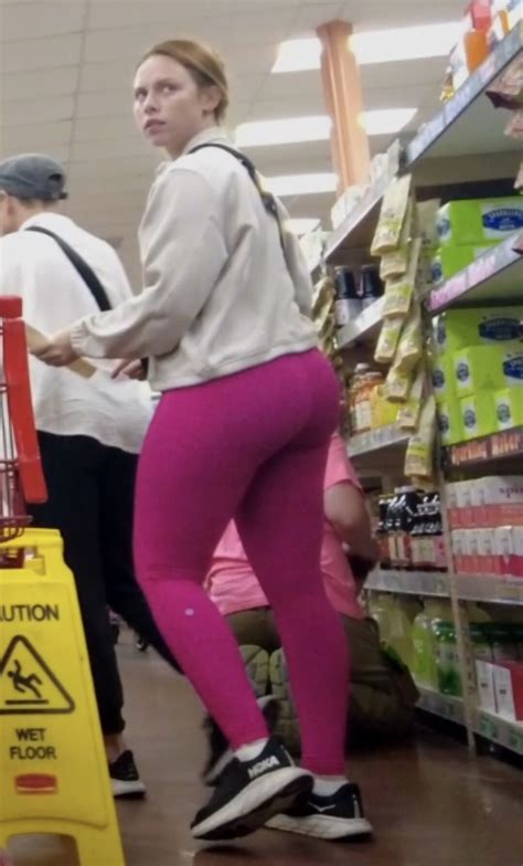 Non Oc Redhead In Pink Leggings Spandex Leggings And Yoga Pants Forum