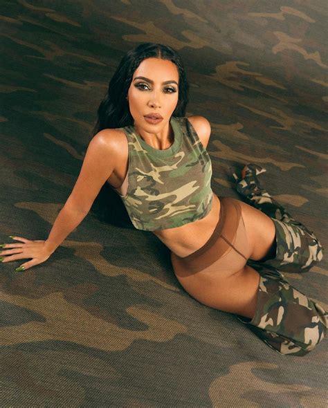 Kim Kardashian Half Naked Bts 16 Photos Videos The Fappening