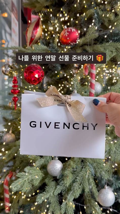 앤바닐라 🇰🇷 12월의 Salon Sulwhasoo 좋은 기회로 북촌 설화수의집에 다녀왔어요 🤍🧡 꽃으로 전통과 현대를 표현하는 멋진 아티스트 “청록화“님께서 알려주시는