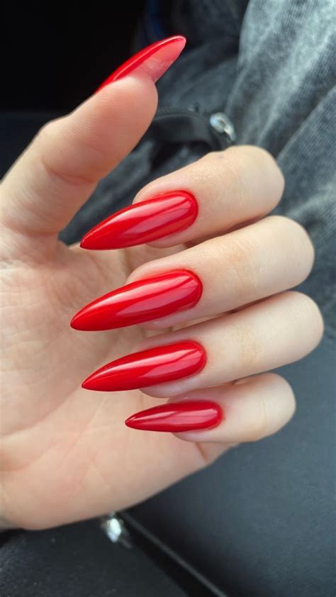 Pin By 7 E V E N On •𝑁𝐴𝐼𝐿𝑆 Winter Nails Acrylic Red Nails Long Red