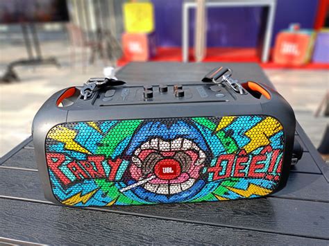 Khuấy động không gian buổi tiệc với loa JBL PartyBox