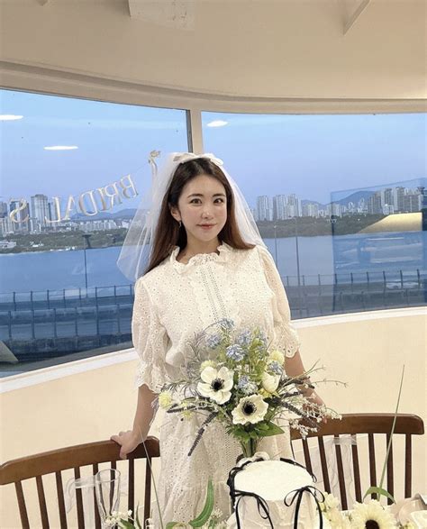 Soonpoong Clinic Actress Kim Sung Eun Ties The Knot Zapzee