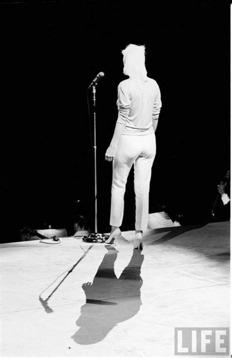 Candid Photos Of Marilyn Monroe At Madison Square Garden During