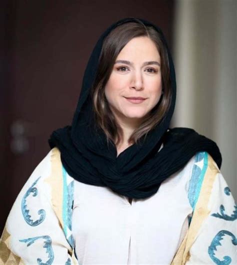 تیپ زیبای دختر آتیلا پسیانی در اکران فیلم کوکتل مولوتف تصاویر