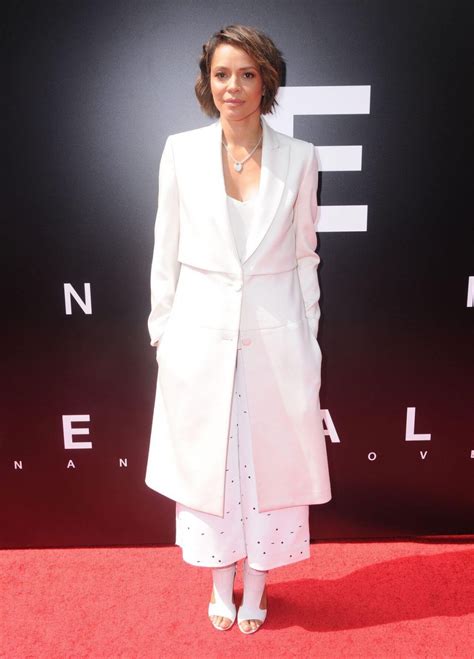Carmen Ejogo Outfits Style And Looks K4 Fashion