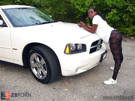 Quick Snatch In The Rail ZB Porn