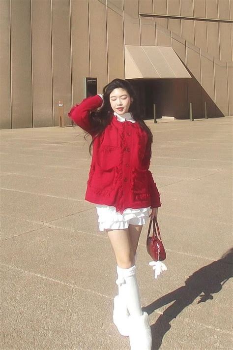 Lọ Lem con gái Quyền Linh Tuổi lột xác gợi cảm không ngại mặc hở