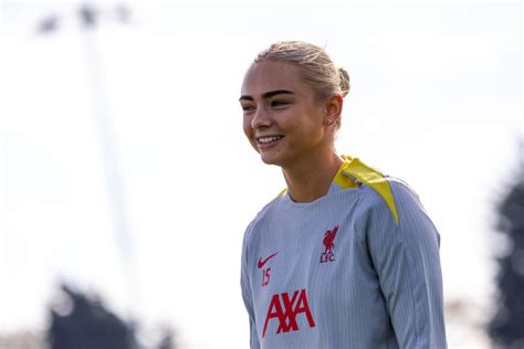 Liverpool Confirm Acl Injury For Midfielder Sofie