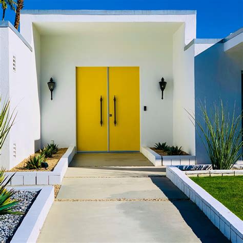 افكار ديكور باب الشقة من الخارج بتصميمات مميزة Front Door Colors