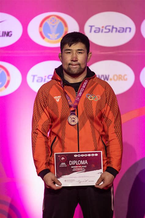 Г ГАНХУЯГ КЫРГЫЗСТАНААС МАНАЙ БӨХЧҮҮДЭЭС ДӨРӨВ ДЭХ МӨНГӨН МЕДАЛИЙГ АВЧИРЛАА Humanz