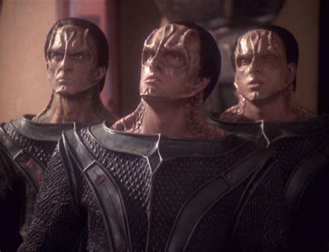 Pin By Sasarai 72 On Star Trekking Star Trek Series Star Trek Ds9
