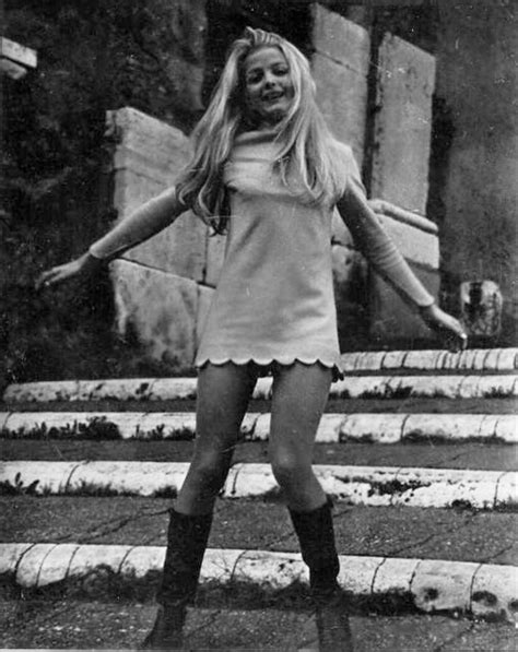 Pingl Par Loveage Moondream Sur Ewa Aulin En Look Ann Es Coiffures Coupes De