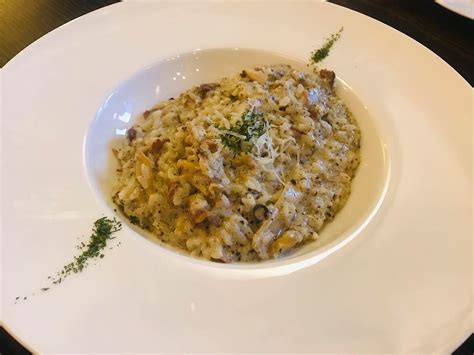 Lijaber11 시댁식구들과외식💕 저녁식사 레스토랑 Awesome 식전빵부터 Facebook