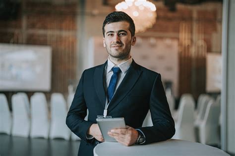 세미나 워크숍 비즈니스 컨퍼런스에서 카메라를 보고 있는 성공적인 아시아 사업가 남자 사업가에 대한 스톡 사진 및 기타 이미지 남자 사업가 중앙아시아 넥타이 Istock