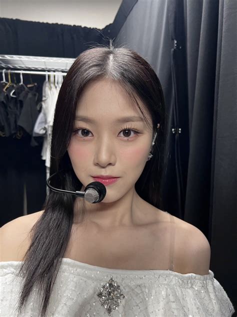 🌕🫧 On Twitter Fab Chuu Loona Concert Outfit