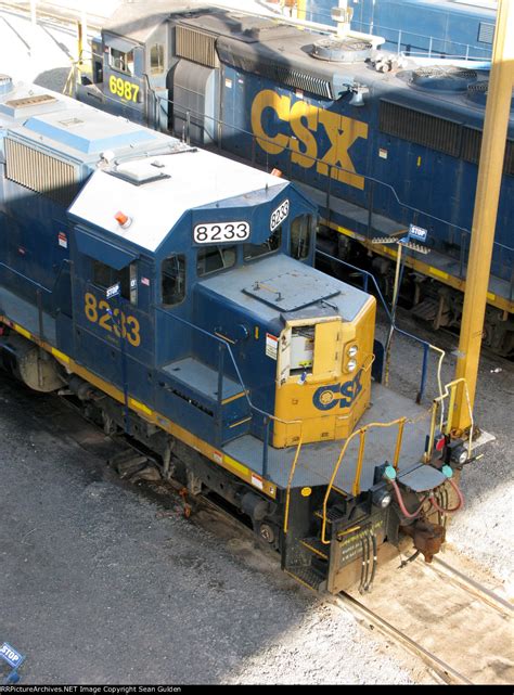 Csxt Emd Sd40 2 8233