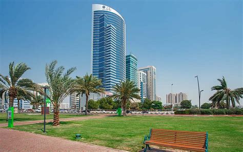 ايجابيات الاستثمار العقاري في الشارقة العوائد والمزيد دوبيزل للعقارات