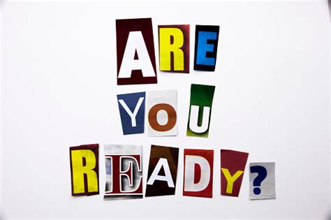 텍스트를 작성 하는 단어의 개념을 보여주는 준비 질문 만들어진 복사 공간 흰색 배경에 비즈니스 사례에 대 한 다른 잡지 신문 편지 준비에 대한 스톡 사진 및 기타 이미지