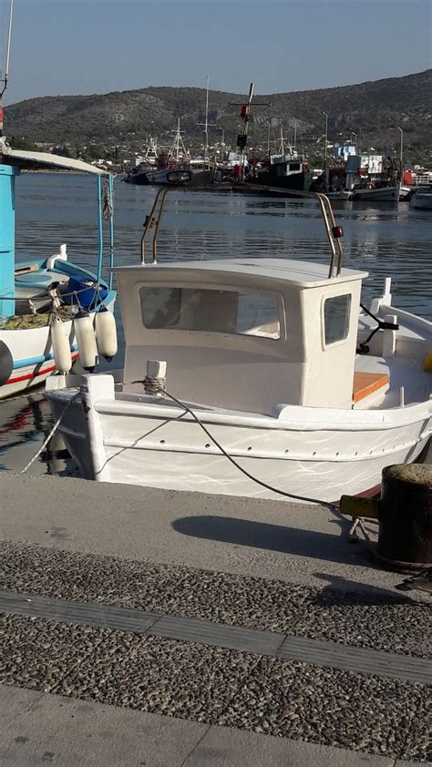 Ασπρα καραβια τα ονειρα μας