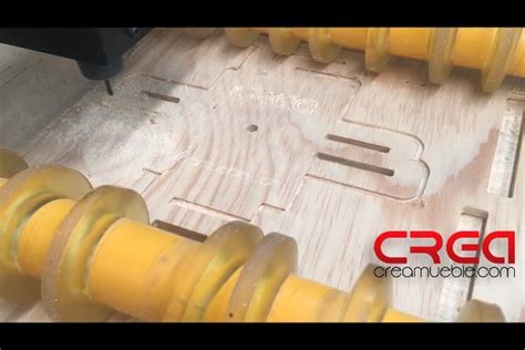 Corte Router Cnc De Un Reloj De Pared Y Un Par De Portacelulares Corte Router Cnc De Un Reloj