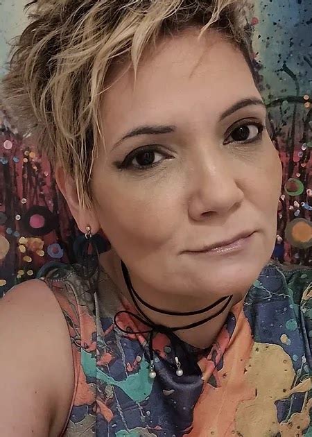 Andréia Pedroso Canta Sueli Costa No Show 1979 E Suas Trilhas Sonoras