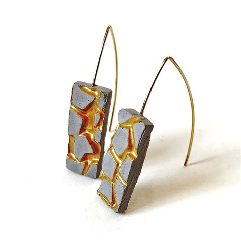 Boucles Doreilles En Béton Avec Réseau Doré Icy Mouse