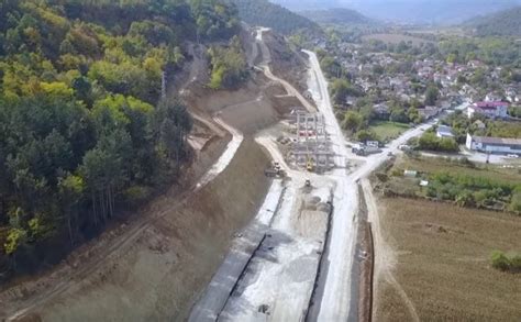 Дни преди крайния срок Пускането на скоростния път между Мездра и Ботевград все още е мираж видео