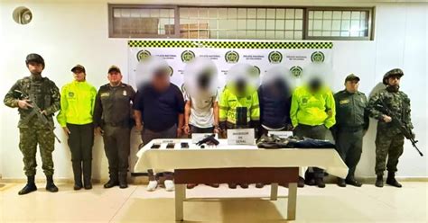 Falsos Policías Capturados Por Robar Uniformados Con Prendas De La Institución Aseguraron Que