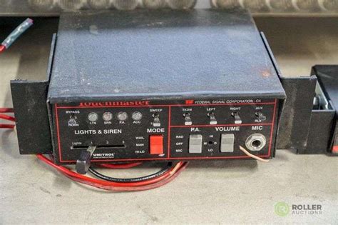 Code 3 2100 Light Bar With Controls Roller Auctions