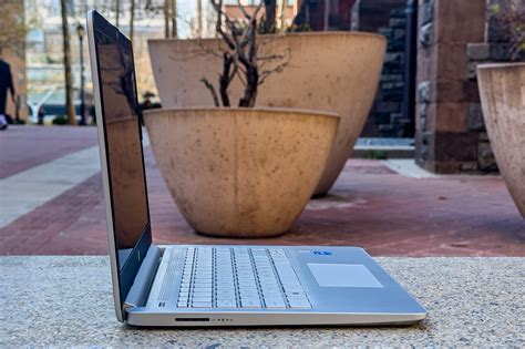 Hp 14 Review What Its Like To Use A 300 Windows Laptop The Verge