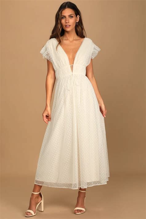 50 Best Wedding Shower Dresses For Every Bridal Fit Style 2024
