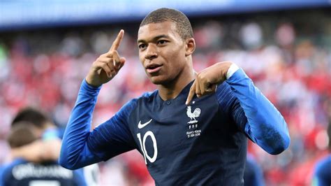 Mbappé abre el marcador ante Perú y hace historia para Francia VIDEO