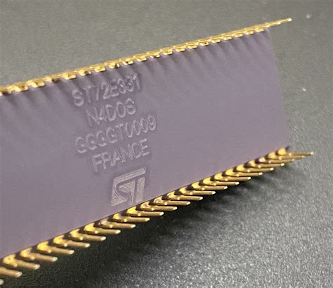 stmicroelectronics st7 mcu processor st72e331n4d0s 8 bit