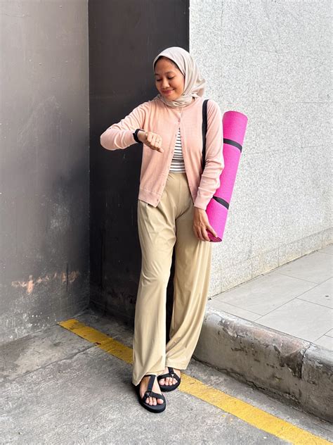 ดูไอเดียสไตล์การแต่งตัวสำหรับ「เสื้อคาร์ดิแกน กันยูวี Uv Protection คอ