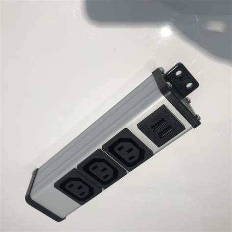 3 Iec C13 Outlets Electrical Extension Sockets With Double Usb Ports