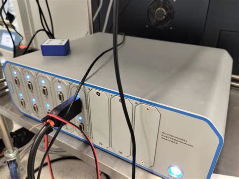 Xx高校！交付电化学工作站一台！ 深圳市矢量科学仪器有限公司