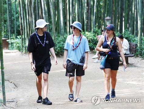 밝은 표정의 독일 스카우트 대원들 연합뉴스