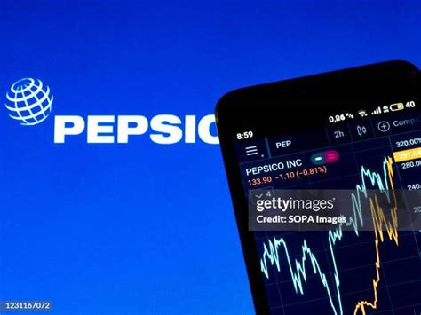 Pepsi Chart Photos And Premium High Res Pictures Getty Images