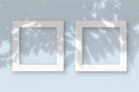 파란색 벽 배경에 흰색 질감종이 두 장 식물 그림자의 오버레이와 모형 자연채광은 이국적인 식물의 잎에서 그림자를 드리워집니다 플랫 레이 상단 보기 0명에 대한 스톡 벡터