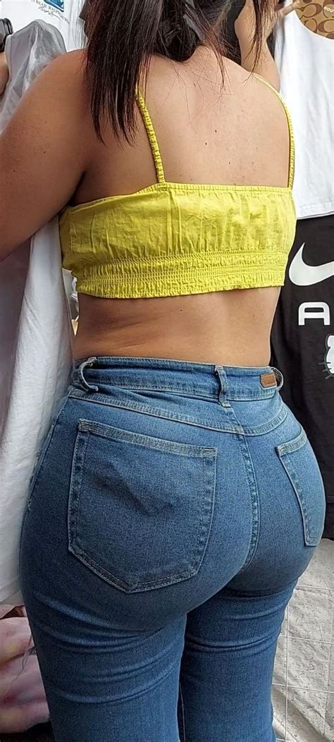 Guapa Chica Mexicana Con Curvas En Jeans Apretados Mujeres Bellas En