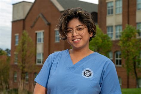 Healing Heroes Catholic Nurses Inject Faith Into Demanding Job