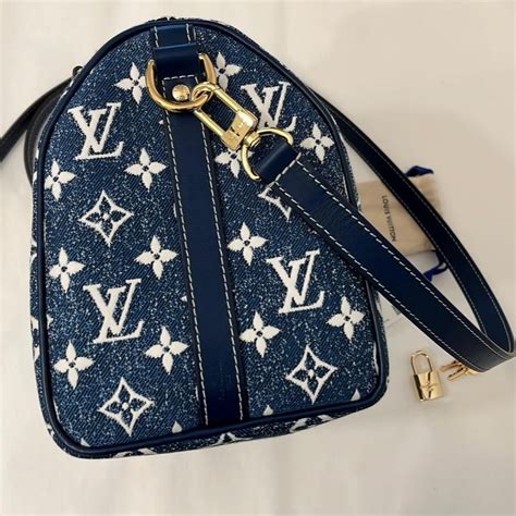 二手lv 單肩斜挎包 特別款做舊水洗牛仔拼接手提包 ️空姐代購 ️二手99新 Lv 路易威登 香奈兒 奢侈品包包 Iopen Mall
